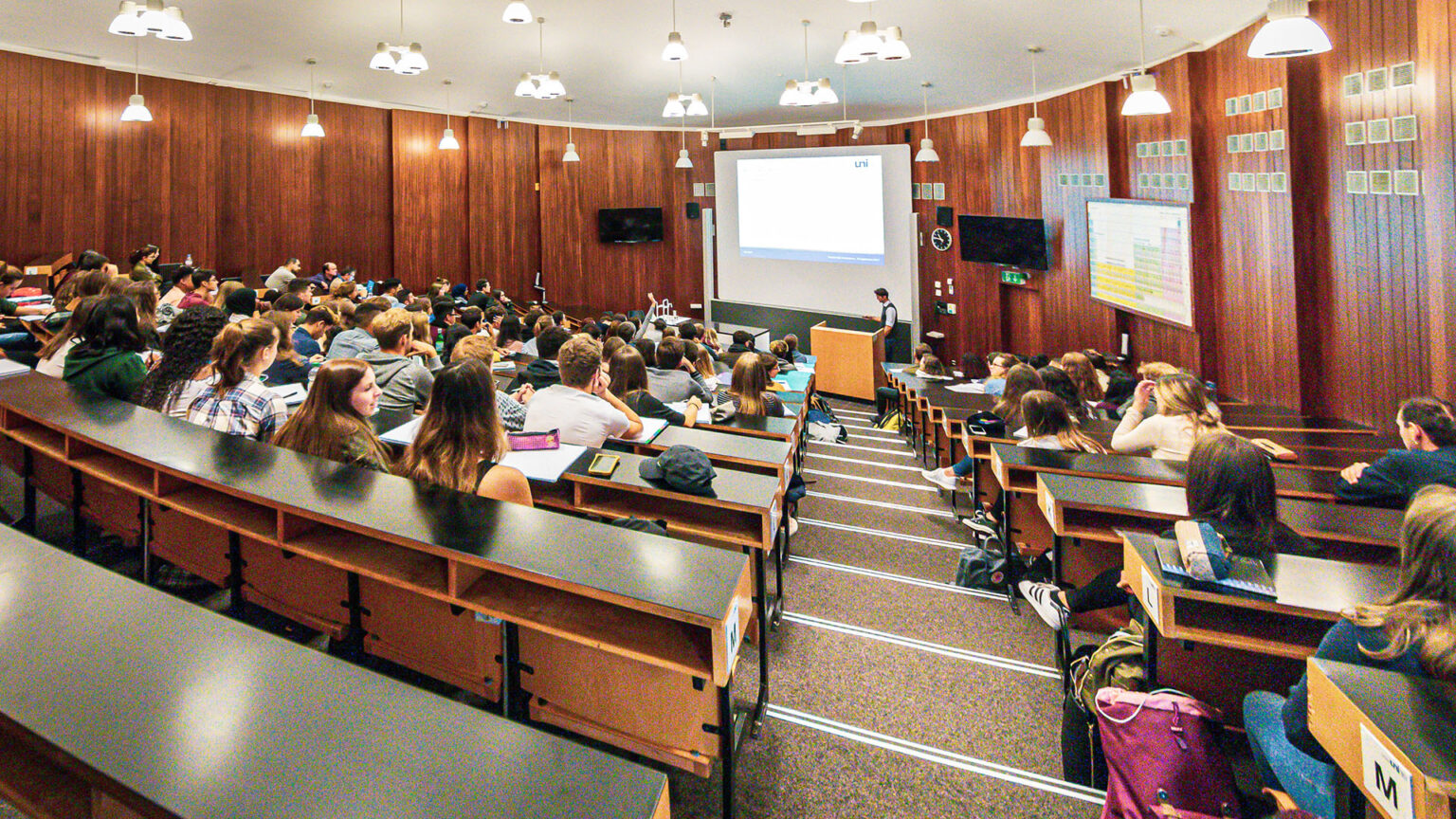 S'inscrire en bachelor - Université de Neuchâtel