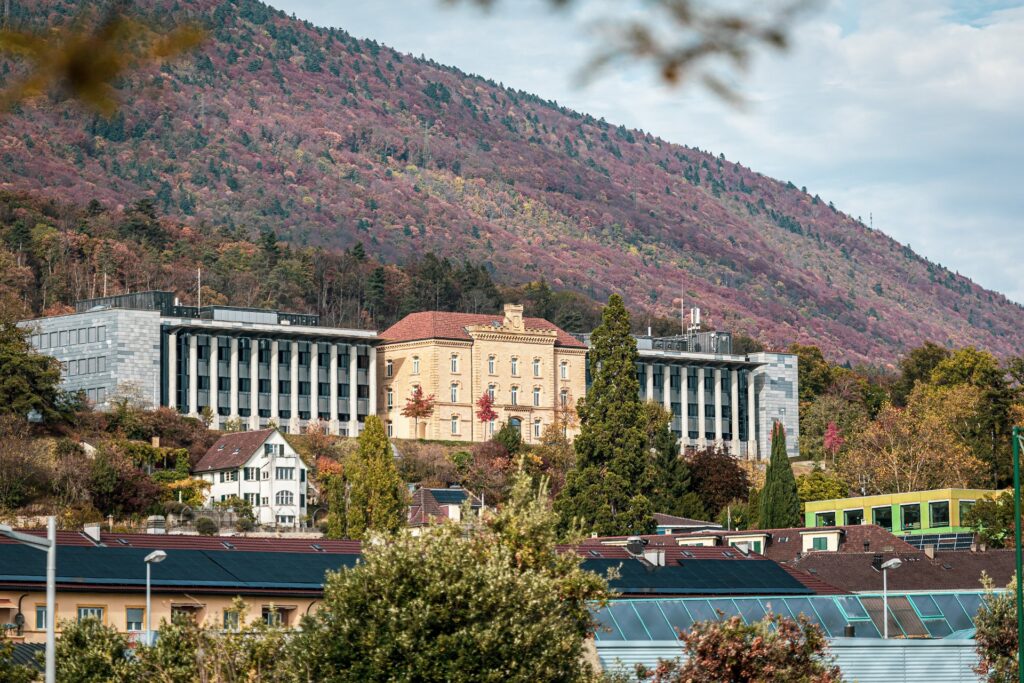 Accès et plans - Université de Neuchâtel